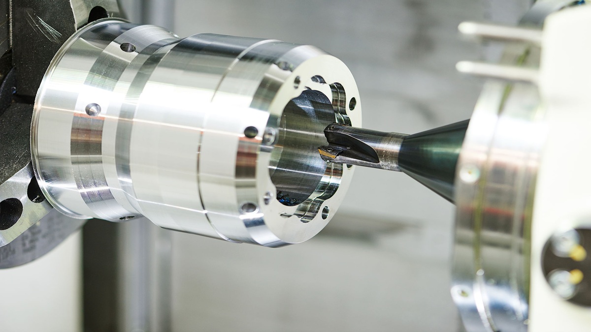 How to Choose a CNC Machine Tool: Size, Axis Configuration & Precision ...